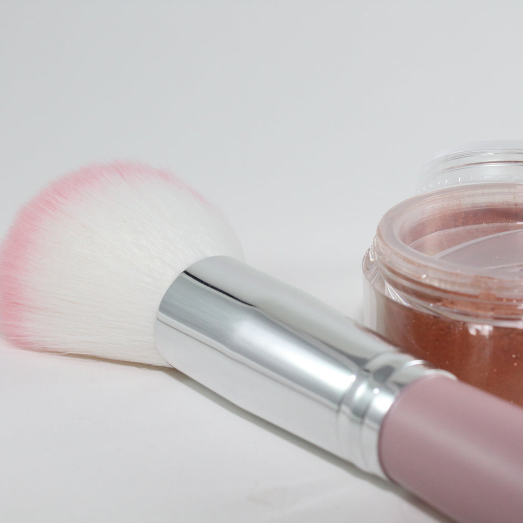 Fluff Dome Powder Brush – Claudia Nour Cosmetics